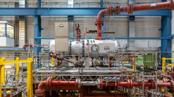 Large-Scale Heat Pumps for District Heating & Cooling | DBDH